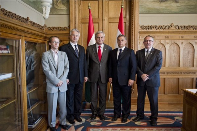 Orbán Viktor és Semjén Zsolt az RMDSZ és az EMNP képviselőivel ...